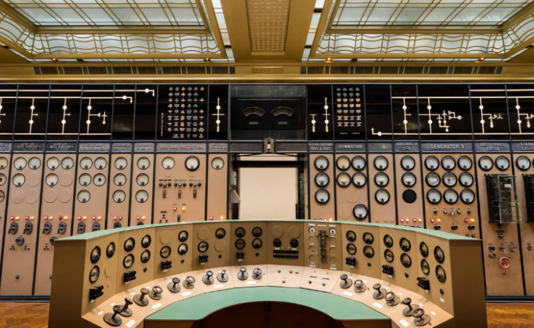 Creating Dynamic Metric Controls in Looker Studio [Advance Tip]